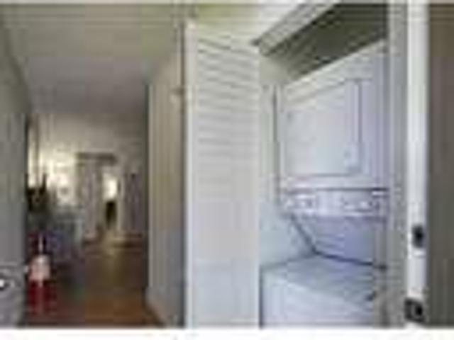 2 bedrooms Apartment Nestled in the s just north of