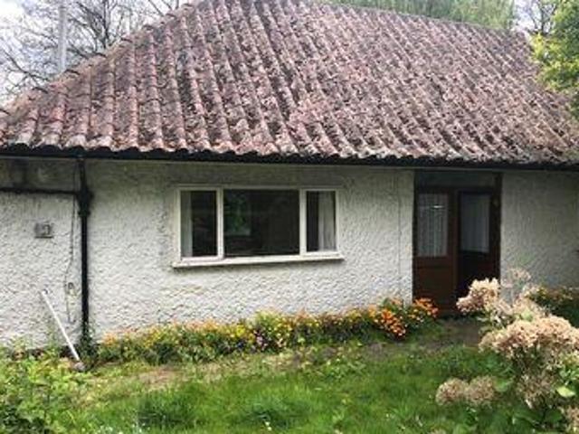 2 Bedrooms Bungalow for rent in Orston Drive, Nottingham, Nottinghamshire NG8