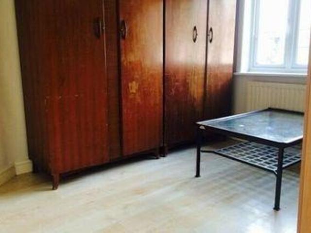 2 Bedrooms Bungalow for rent in Emma Road, Plaistow E13