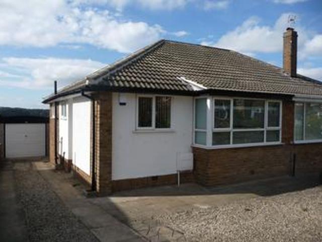2 Bedrooms Bungalow for rent in Kirkwood Avenue, Cookridge LS16