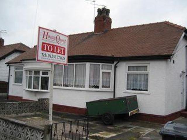 2 Bedrooms Bungalow for rent in Sandringham Avenue, Thornton FY5