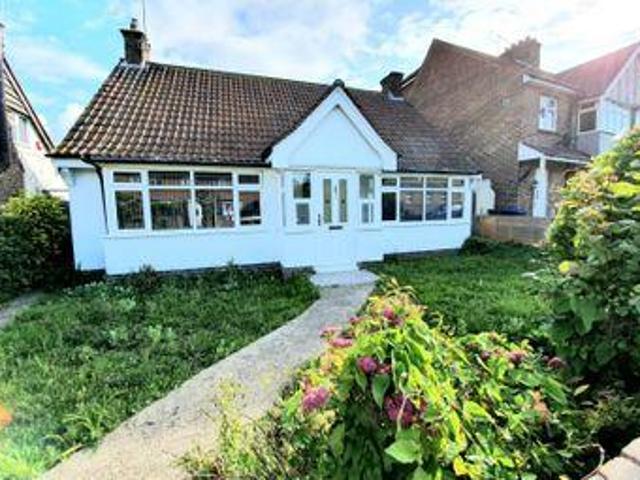 2 Bedrooms Bungalow for rent in The Twitten, Southwick, Brighton BN42