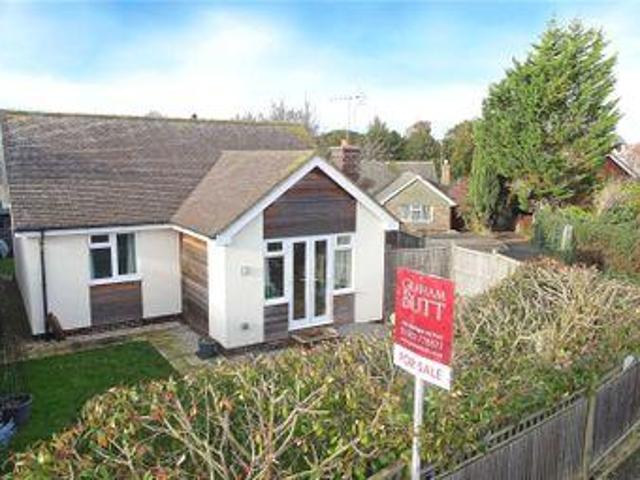 2 Bedrooms Bungalow for sale in Mill Road Avenue, Angmering, Littlehampton BN16