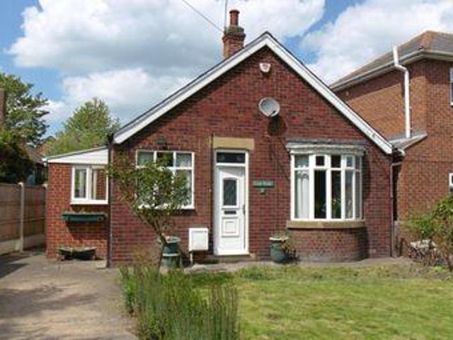 2 Bedrooms Bungalow for sale in Barnsley Road, South Kirkby WF9