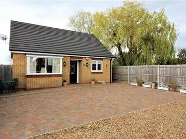 2 Bedrooms Bungalow for sale in Barford Road, Blunham, Bedford MK44