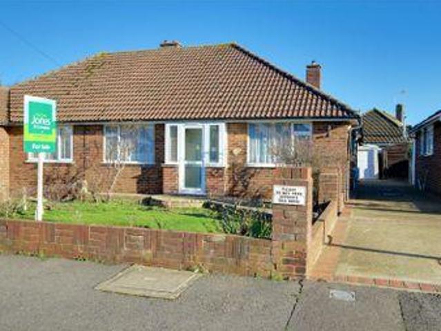 2 Bedrooms Bungalow for sale in Benedict Drive, Worthing, West Sussex BN11