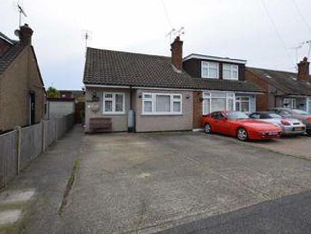 2 Bedrooms Bungalow for sale in Birchwood Road, Corringham, Essex SS17