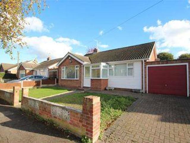 2 Bedrooms Bungalow for sale in Blenheim Road, Clacton On Sea CO15