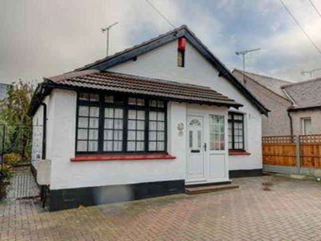2 Bedrooms Bungalow for sale in Chalkwell Park Drive, Leigh On Sea SS9