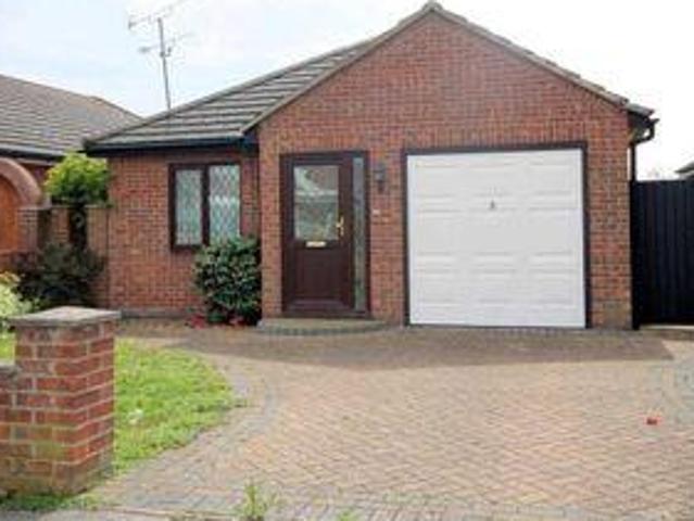 2 Bedrooms Bungalow for sale in Colthorpe Road, Clacton On Sea CO15