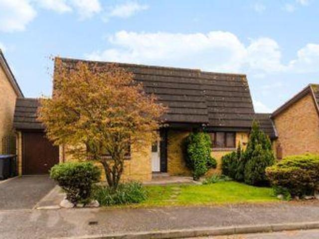 2 Bedrooms Bungalow for sale in Cornflower Lane, Croydon CR0