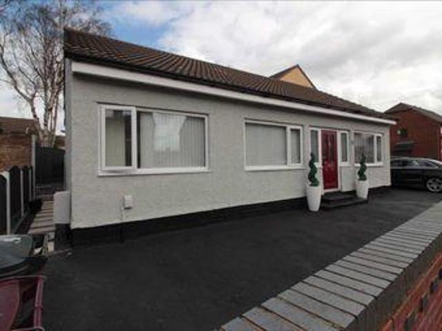 2 Bedrooms Bungalow for sale in Crosland Road, Kirkby, Liverpool L32
