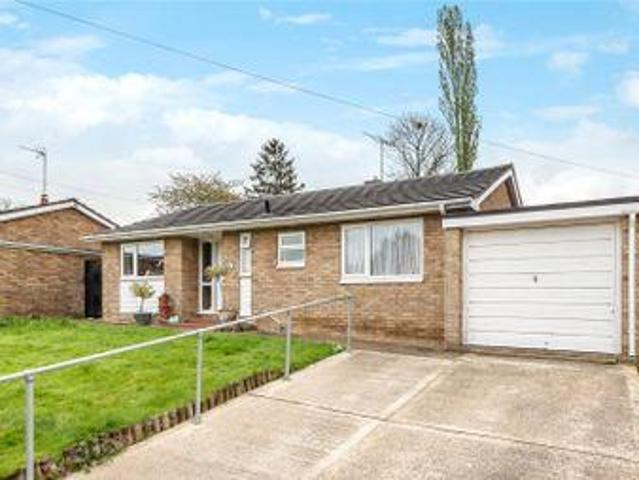 2 Bedrooms Bungalow for sale in De Lucy Avenue, Alresford, Hampshire SO24