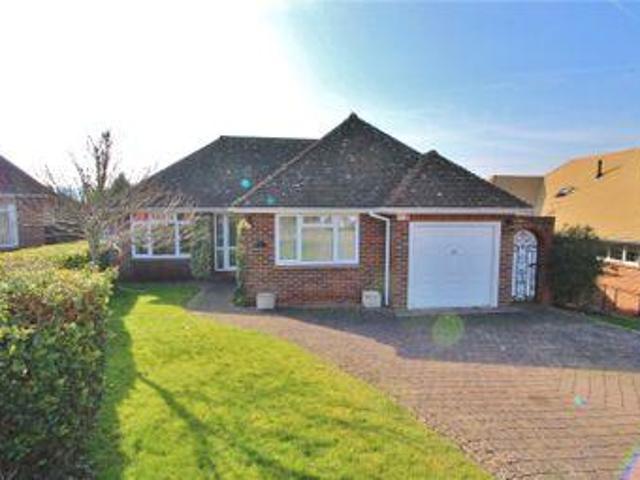 2 Bedrooms Bungalow for sale in Downland Close, Findon Village, West Sussex BN14