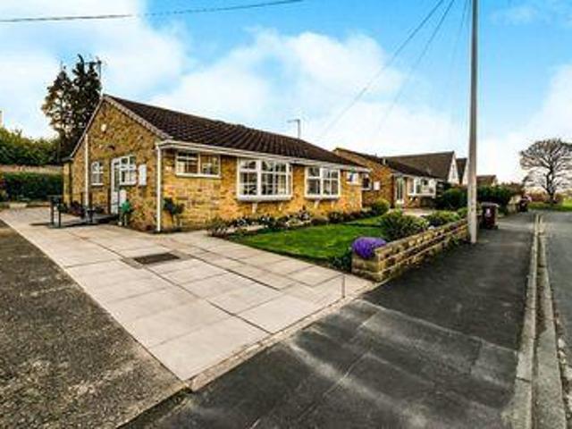 2 Bedrooms Bungalow for sale in Dovecote Close, Wakefield WF4