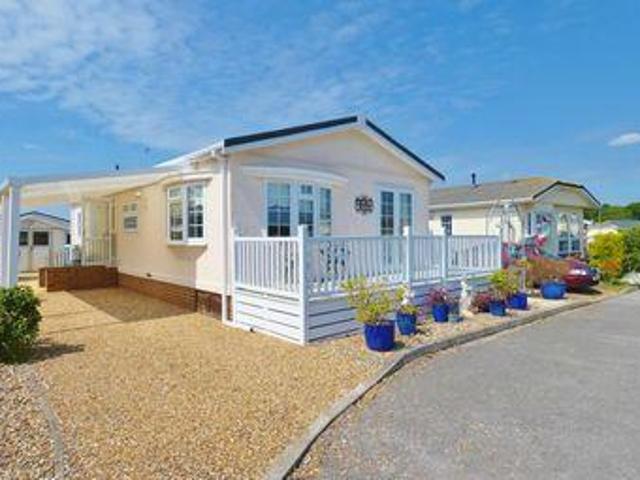 2 Bedrooms Bungalow for sale in Eastbourne Heights, Oak Tree Lane, Eastbourne BN23