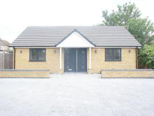 2 Bedrooms Bungalow for sale in Flora Street, Belvedere, Kent DA17