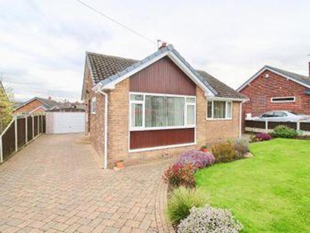 2 Bedrooms Bungalow for sale in Green Spring Avenue, Birdwell, Barnsley, South Yorkshire S70