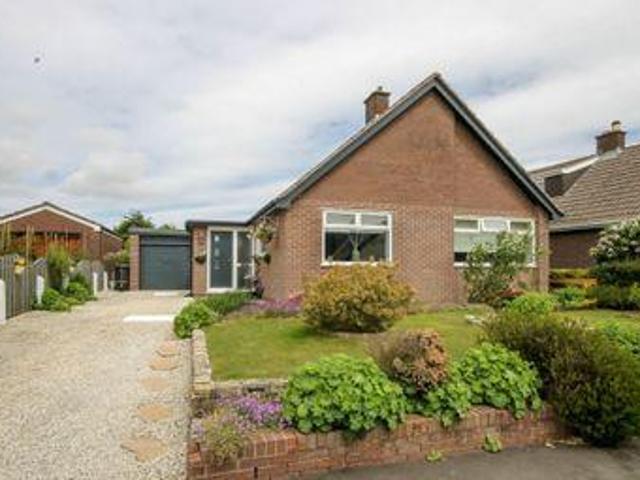 2 Bedrooms Bungalow for sale in Harbour Lane, Edgworth, Turton, Bolton BL7