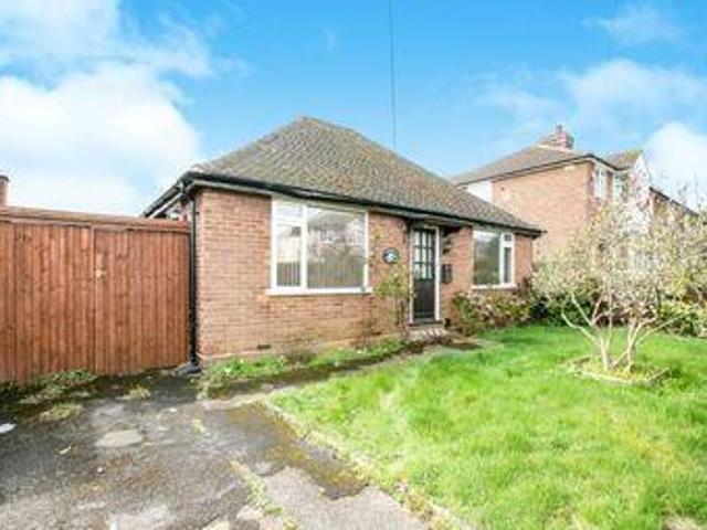 2 Bedrooms Bungalow for sale in Hawthorn Avenue, Luton, Bedfordshire LU2