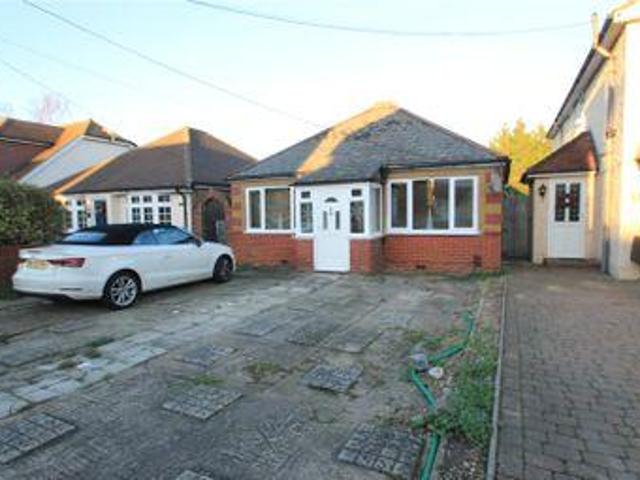 2 Bedrooms Bungalow for sale in Higham Road, Wainscott, Kent ME3
