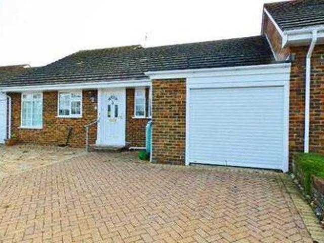 2 Bedrooms Bungalow for sale in Kings Close, Eastbourne BN21
