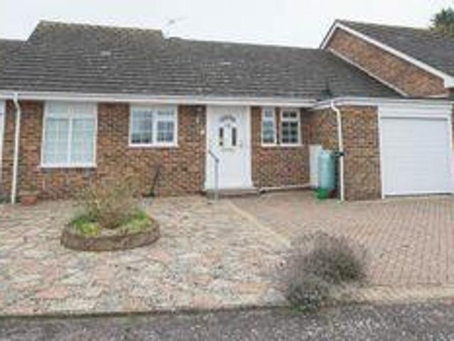 2 Bedrooms Bungalow for sale in Kings Close, Eastbourne BN21