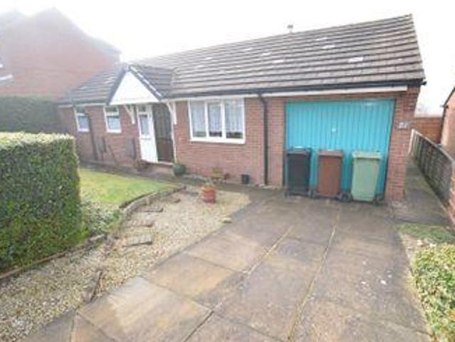 2 Bedrooms Bungalow for sale in Laurel Hill Gardens, Leeds, West Yorkshire LS15