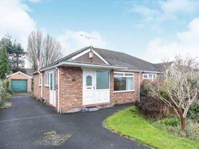 2 Bedrooms Bungalow for sale in Portloe Road, Heald Green, Cheadle SK8