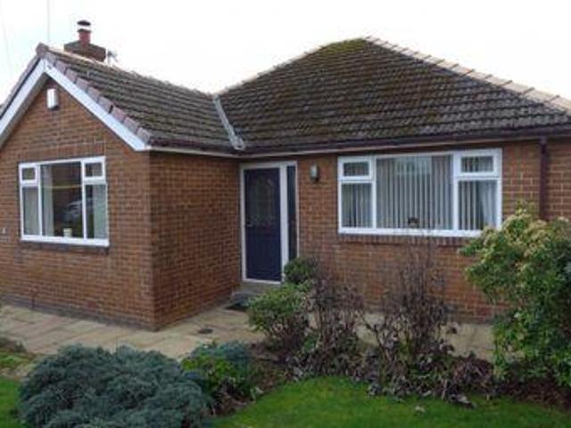 2 Bedrooms Bungalow for sale in Quarry Hill, West Yorkshire HD5