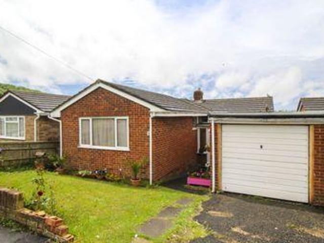 2 Bedrooms Bungalow for sale in St. Leonards Road, Newhaven BN9