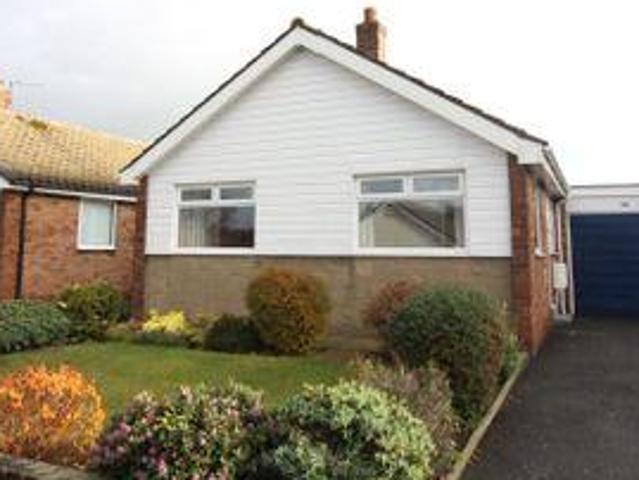 2 Bedrooms Bungalow for sale in Sefton Avenue, Hove Edge, Brighouse HD6