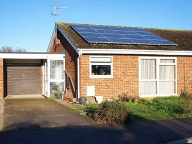 2 Bedrooms Bungalow for sale in Squires Road, Marston Moretaine, Bedford MK43
