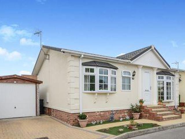 2 Bedrooms Bungalow for sale in The Crescent, Acaster Malbis, York YO23