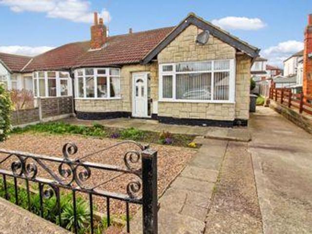 2 Bedrooms Bungalow for sale in Vesper Gardens, Leeds LS5