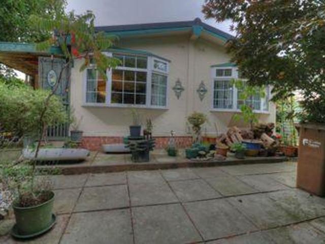 2 Bedrooms Bungalow for sale in Willow Park, Gladstone Way, Mancot, Deeside CH5
