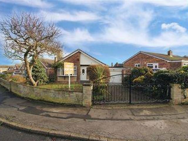 2 Bedrooms Bungalow for sale in Windsor Rise, Aston, Sheffield, Rotherham S26