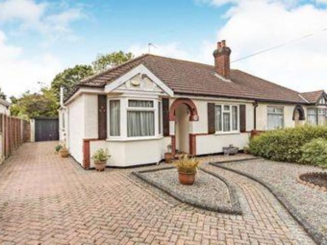 2 Bedrooms Bungalow for sale in Woodland Way, Shirley, Croydon, Surrey CR0