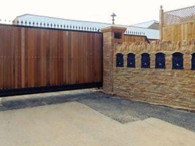 2 Bedrooms Barn conversion for sale in Heather Lane, Northampton NN3