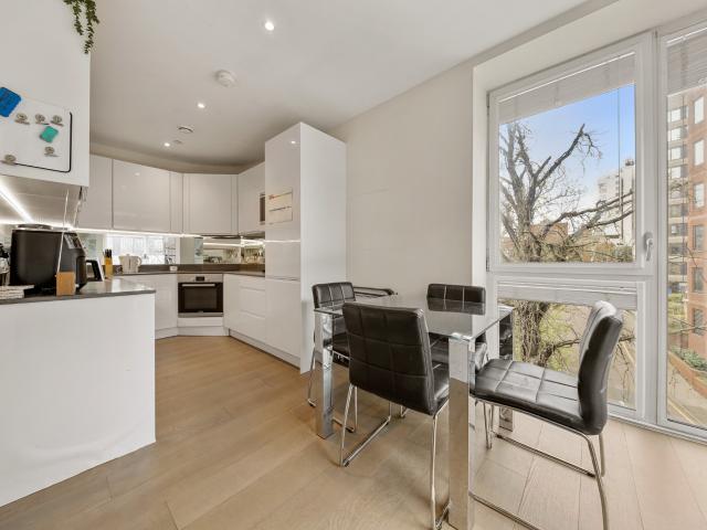 2 Bedrooms Broadway House To Rent in Bromley South Station, BR1