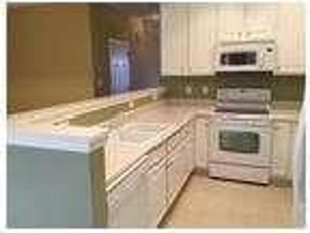 2 bedrooms Condo in Whitsett. $950/mo