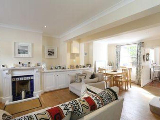 2 Bedrooms Cottage for rent in Ballantine Street, Wandsworth SW18