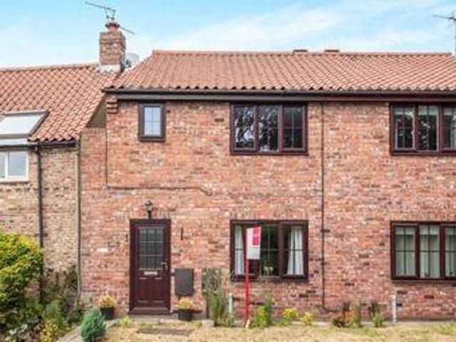 2 Bedrooms Cottage for rent in Black Dykes Lane, Upper Poppleton, York YO26