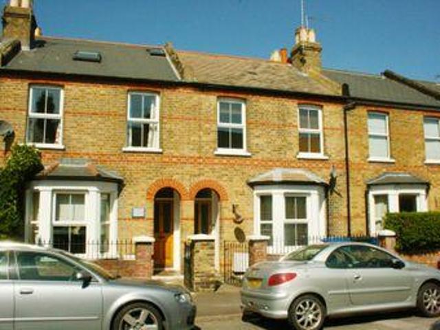 2 Bedrooms Cottage for rent in Duke Street, Windsor SL4