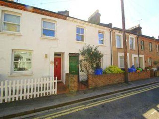 2 Bedrooms Cottage for rent in Helena Road, Windsor, Berkshire SL4