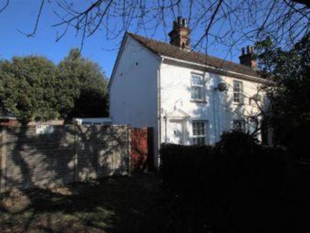 2 Bedrooms Cottage for rent in London Road, High Wycombe HP11