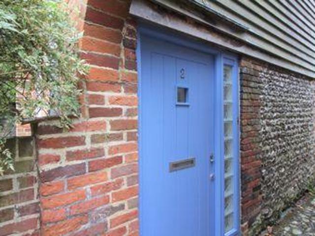 2 Bedrooms Cottage for rent in Lawrence Wright Passage, Alresford SO24