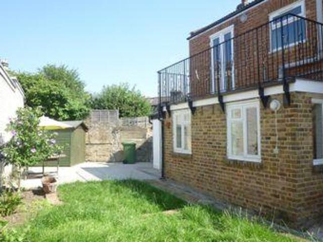 2 Bedrooms Cottage for rent in Mill Gardens, London SE26