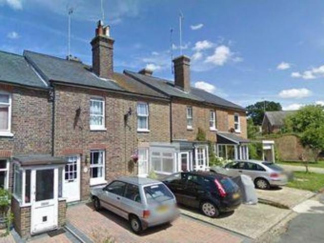 2 Bedrooms Cottage for rent in Senlac Place, Meadow Road, Groombridge, Tunbridge Wells TN3