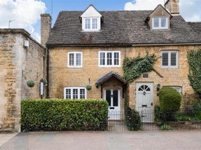 2 Bedrooms Cottage for sale in Station Road, Bourton On The Water, Cheltenham GL54
